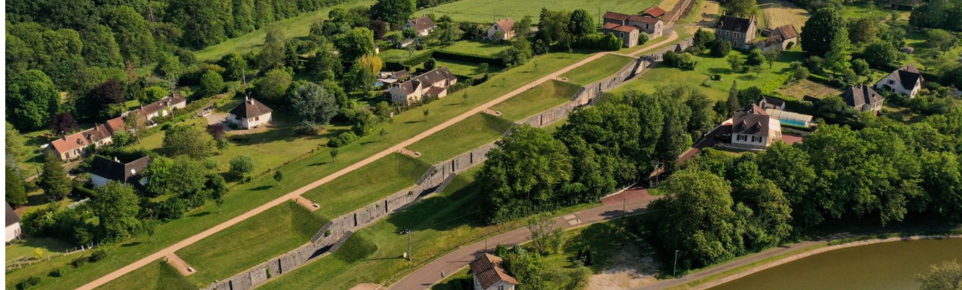 S'implanter en Bourgogne-Franche-Comté - Pôle Implantation Entreprises